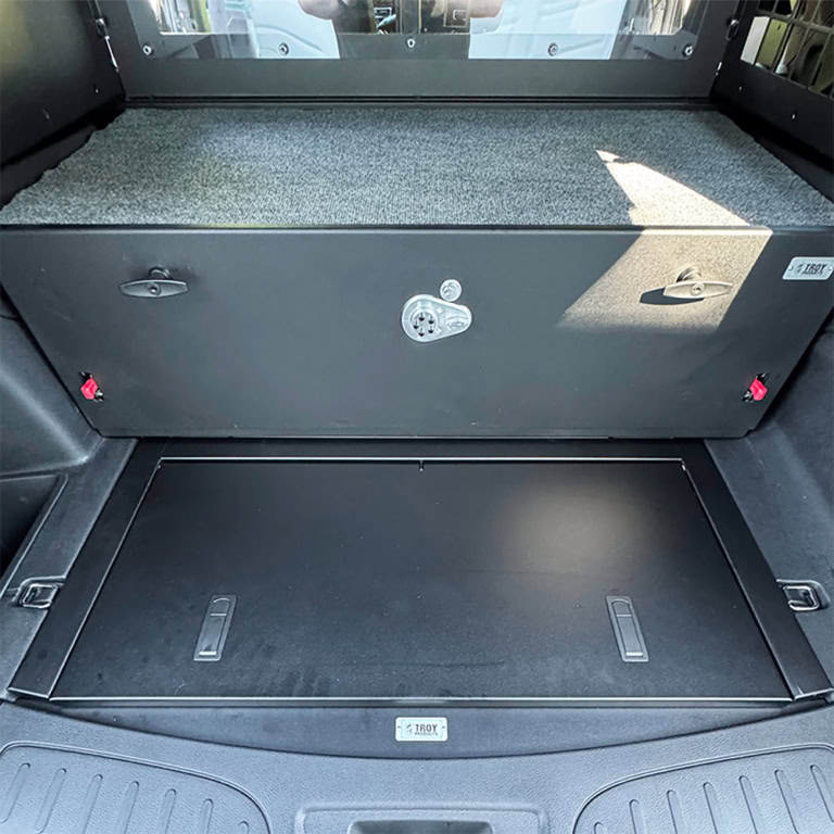 Dodge Durango Cargo Deck System with Lidded Storage Tray with Lift Turn ...